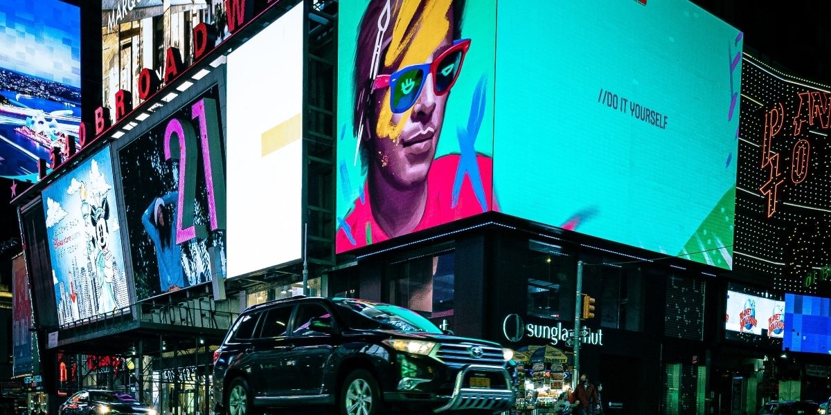 Creating exceptional Digital Experiences with LED Displays, VR Displays ...
