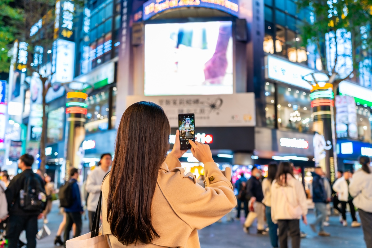 Understanding Nits: How Bright Should Your Outdoor LED Sign Be? – LED Craft